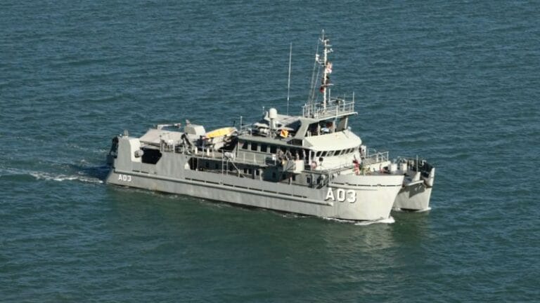 HMAS Shepparton – HMAS Shepparton and HMAS Benalla